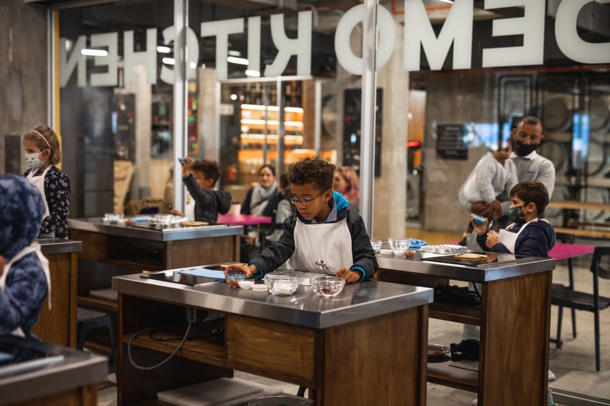 Top 5 things to do at the V&A Waterfront - Hello Lifestyle Magazine